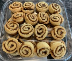Costco Original Two Bite Glazed Cinnamon Rolls Review - Costco West Fan ...